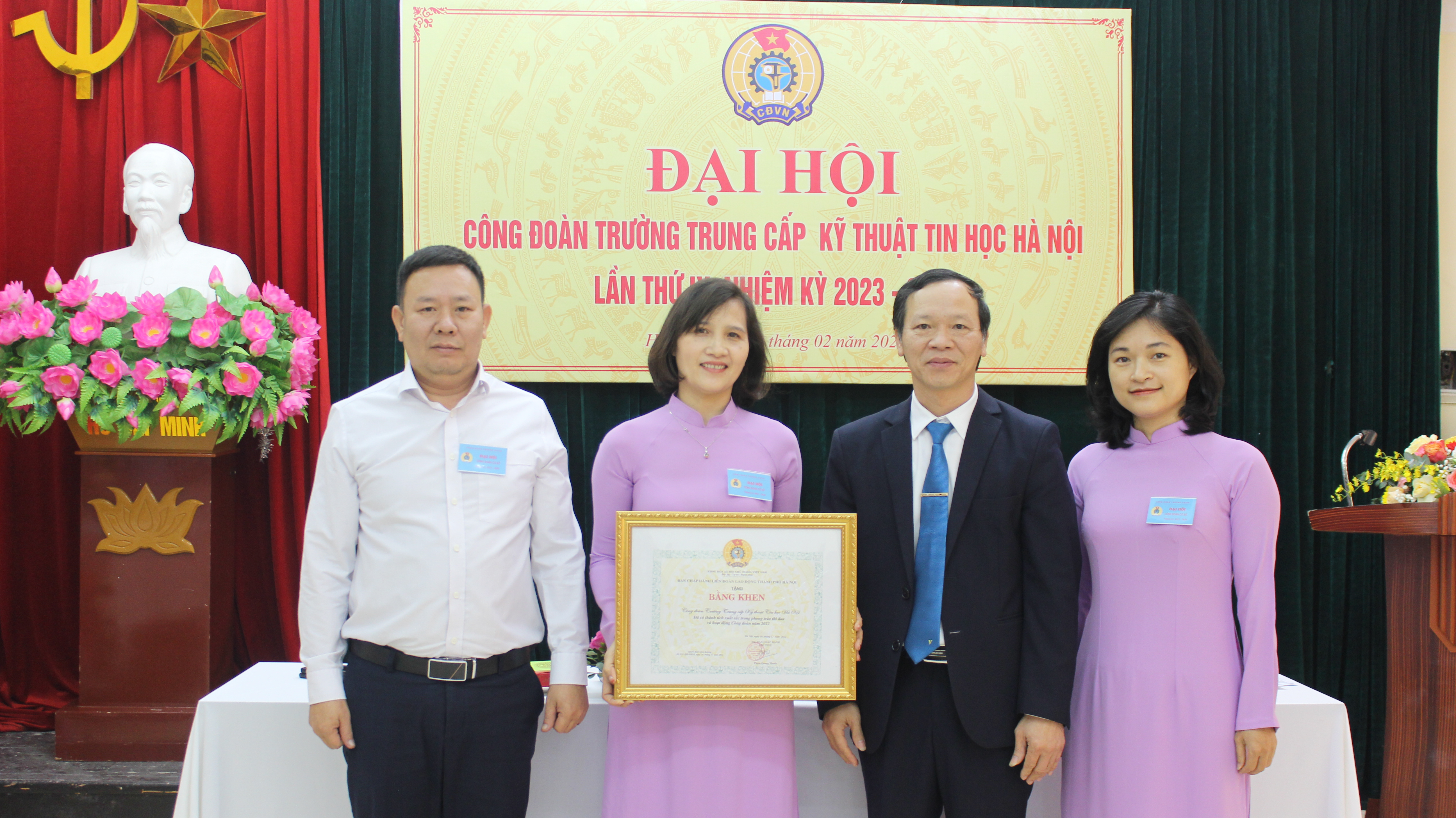 Đại hội Công đoàn trường Trung cấp Kỹ thuật tin học Hà Nội lần thứ IX ...